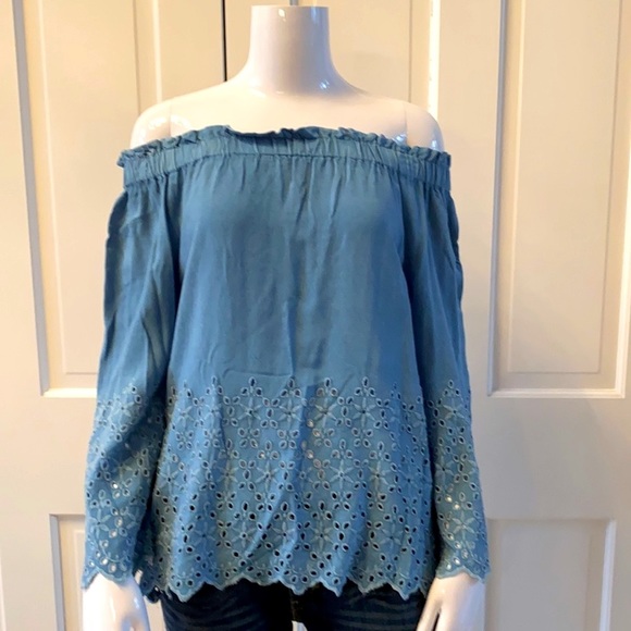 Style Envy | Tops | Style Envy Off Shoulder Top | Poshmark